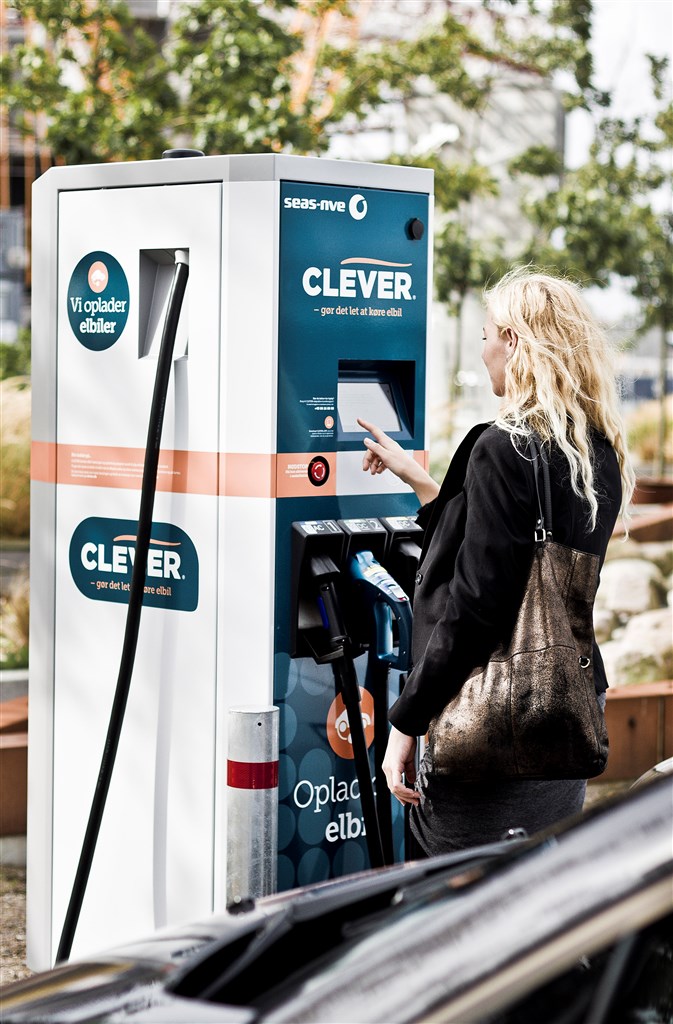 Motorsporten.dk - Trafik - CLEVER sætter strøm til hurtiglade-stationer ...